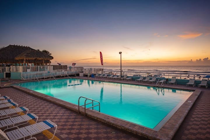 Atlantic Breeze | Ocean View Condo Pool - Daytona Beach, FL