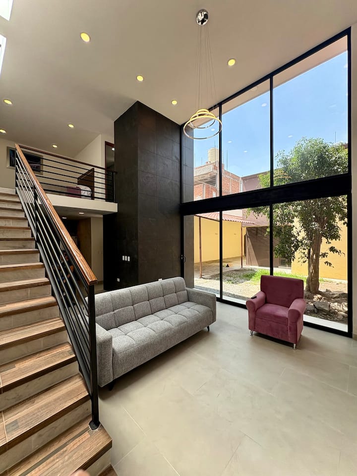 Loft Moderno Con Doble Altura Y Jardín - Puebla