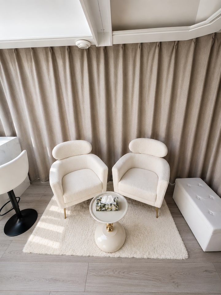 Luxury Space Capsule Stay W/ Panoramic Glass Views - Summerside