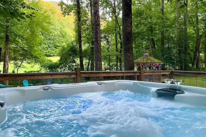 Coffee Creek Cabin Stay - Helen, GA