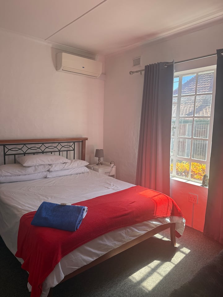 Spacious N Comfy Family Home- No Party People - Durban