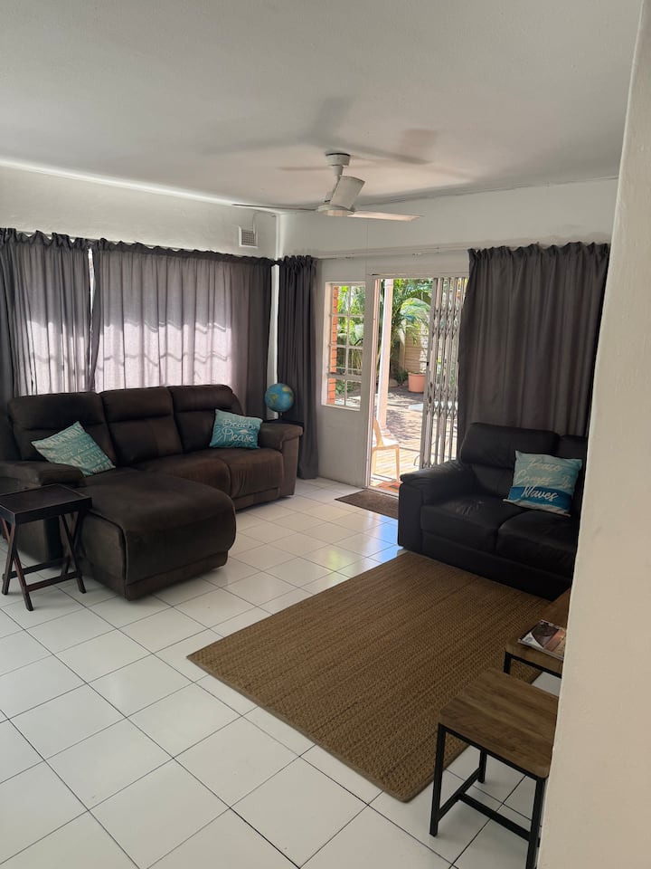 Spacious N Comfy Family Home- No Party People - Durban