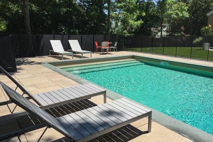 Hamptons Hideaway - Pool, Patio, And More - Hampton Bays, NY