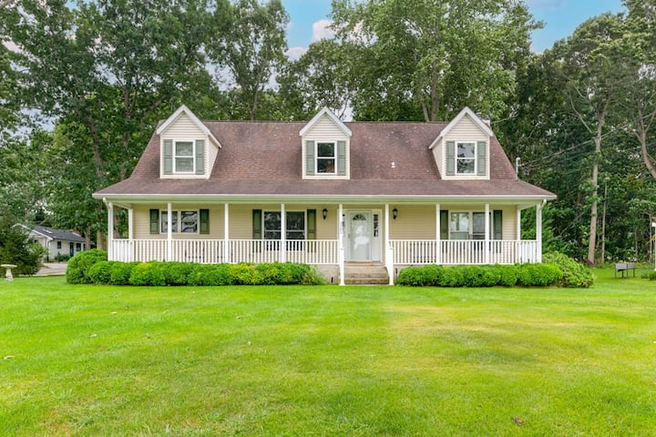 North Fork Wine Country Bungalow - Southold, NY