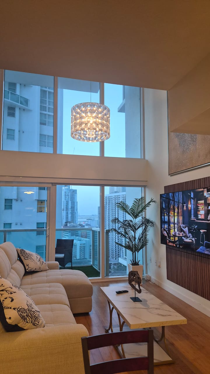 Luxury High-rise Condo - Miami
