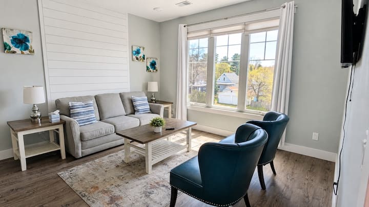 The Aerie 15 | 2br | Rooftop Patio | Downtown - Traverse City, MI