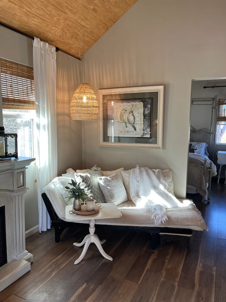 The Storybook Cottage - San Marcos, CA