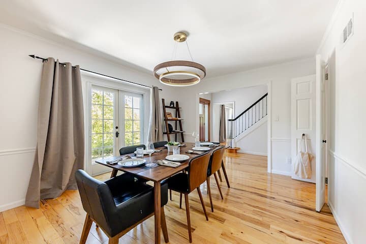 Pet-friendly 3br Kc Home | Backyard + Workspace - Kansas City