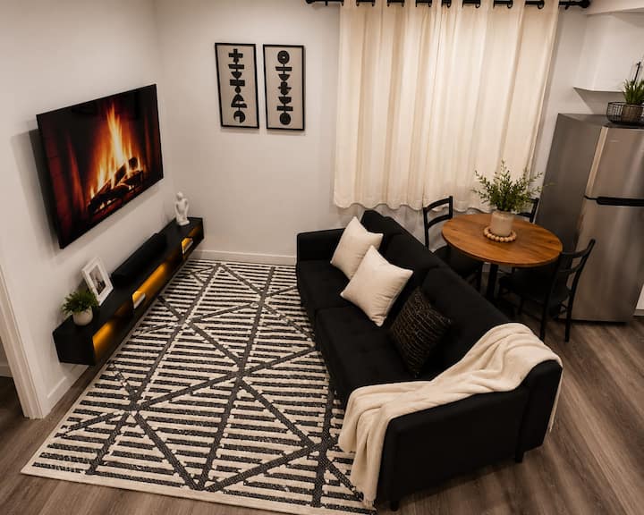Bright Modern Suite With Cozy Vibes. - Saskatoon