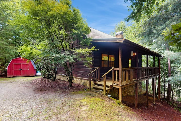 A Bear Pause Getaway - Mineral Bluff, GA