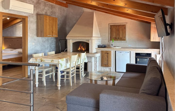 Awesome Apartment In Umag With Wifi - Umag
