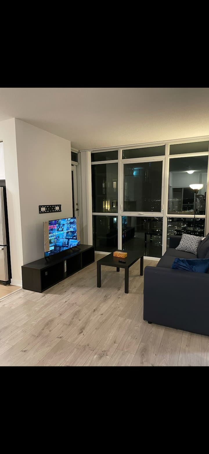 Luxury 2bedroom2washroom Condo Apartment Squareone - Mississauga