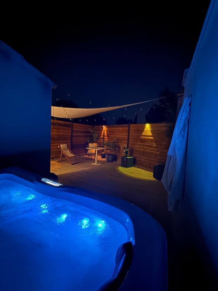 Studio Indépendant Avec Parking Privé Et Jacuzzi - Le Thor