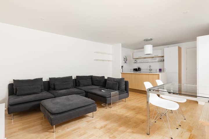 Bright 2br Maisonette Near River W/private Terrace - London