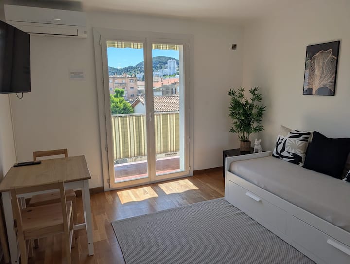 Appartement Lumineux Avec Balcon à Vallauris - Vallauris