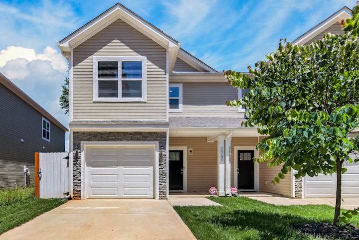 Waratah - Charlotte, NC