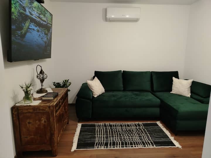 Villa Mir
Luxury Stone Retreat Near Omiš - Mimice