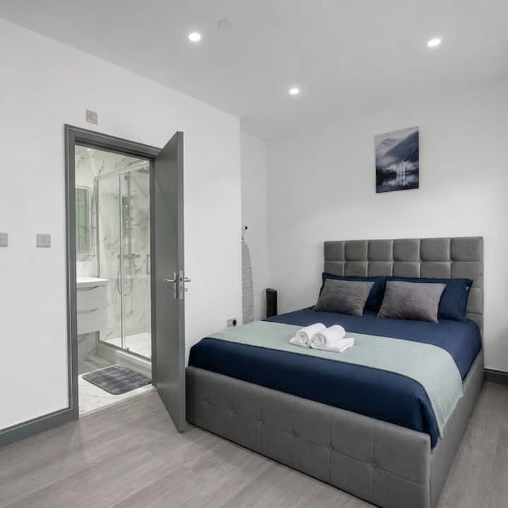 2-bed | 2-bath | Garden | Parking | Elizabeth Line - Woolwich