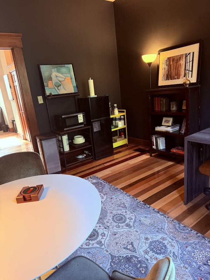 Covington Gem | 2br Above Mainstrasse Village - Covington, KY