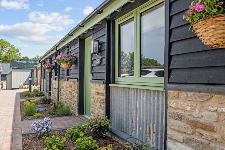 Cottage With Wood Burner And Onsite Pub - Weymouth