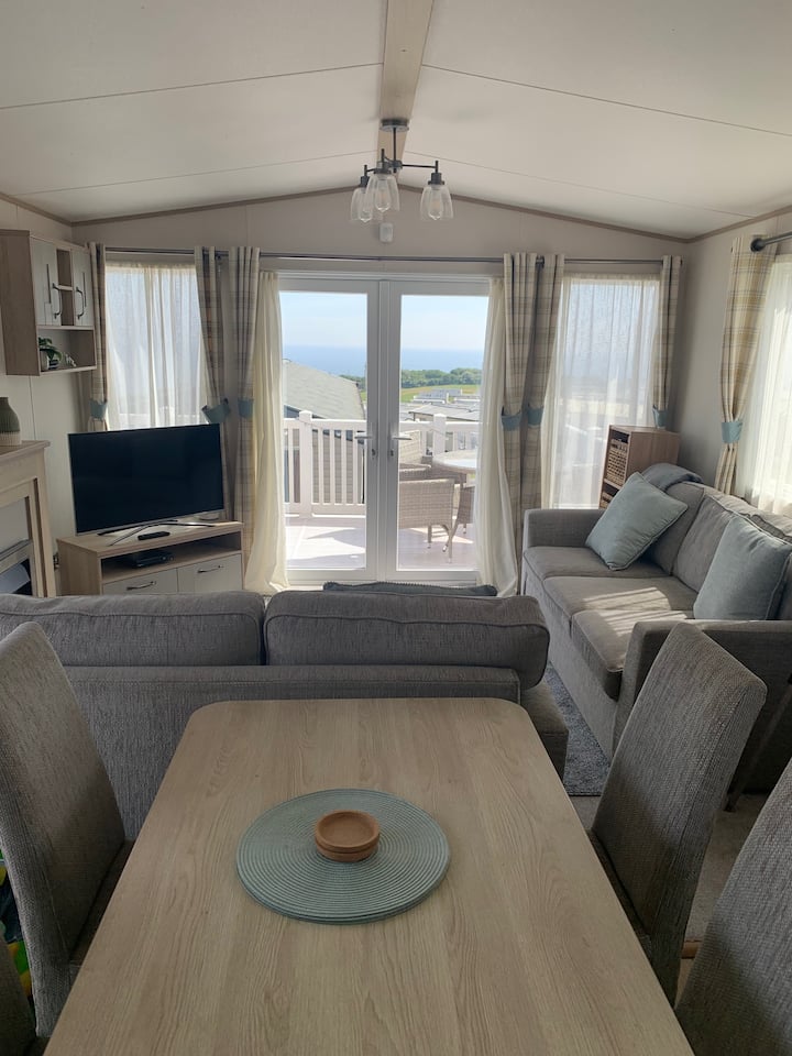 Rowan Retreat
Devon Cliffs Holiday Park - Exmouth