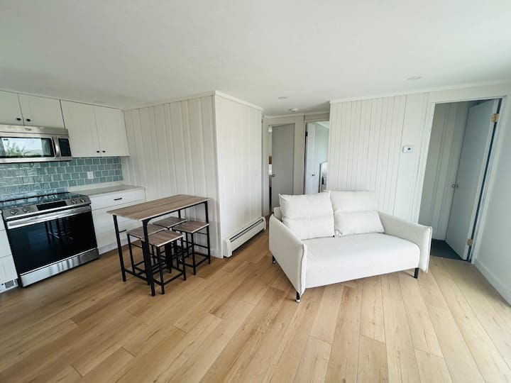 2br/1 Bath, Steps From Private Beach On Cape Cod - Sandwich, MA