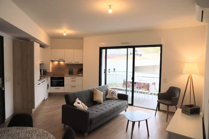 Charmant T2 Avec Terrasse à L'entrée D'ajaccio - Ajaccio