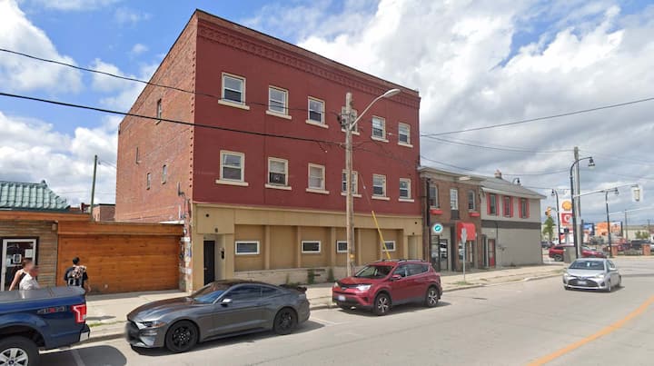 Freshly Renovated 1-bedroom Suite #32 (3rd Floor) - Owen Sound