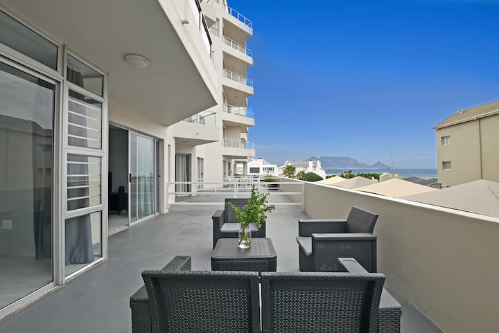 Blouberg Beach Escape With Table Mountain Views - Parklands