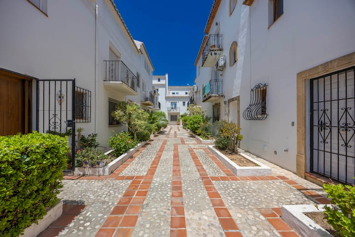 Huis Bij Strand Met Zwembad In Prachtig Dorpje - Jávea
