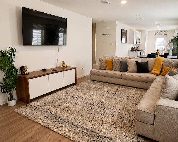 Spacious Family Escape Near Iah King Bed + Ac - Humble, TX