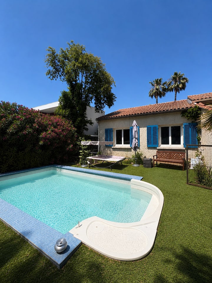 Charmante Maison Provençale Avec Piscine En Centre - Carqueiranne