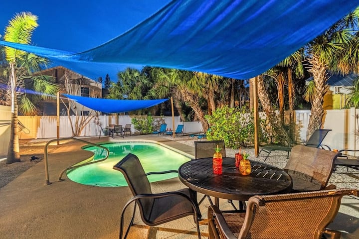 Pets Stay Free, Heated Pool, 1.5 Blk From Beach - Holmes Beach, FL