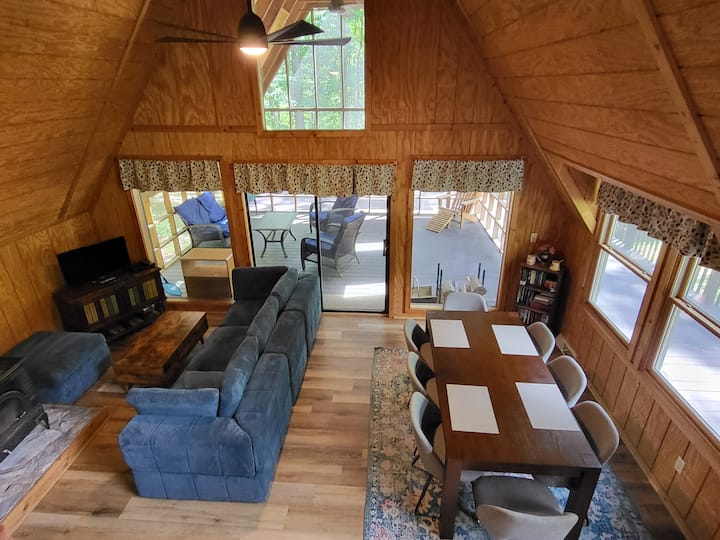 Stay Mountain Mist-hot Tub | Pet & Family Friendly - Great Cacapon, WV