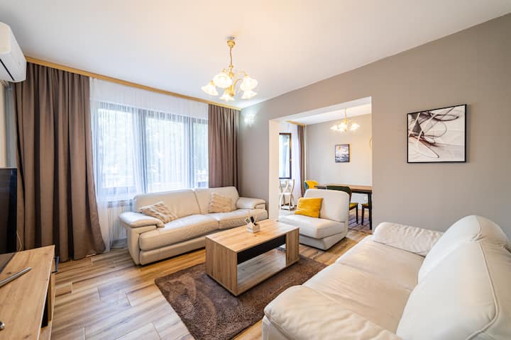 Central 2-bedroom Villa With Balcony And Garage - Sarajevo
