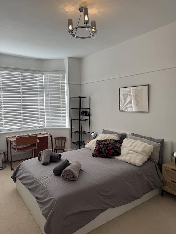 Central, Convenient Christchurch Location - Christchurch