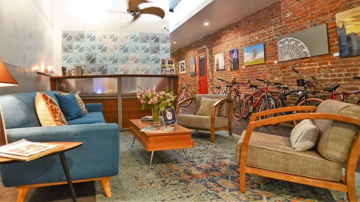 Steps To Alamitos Beach + Shared Kitchen & Bikes - Long Beach, CA