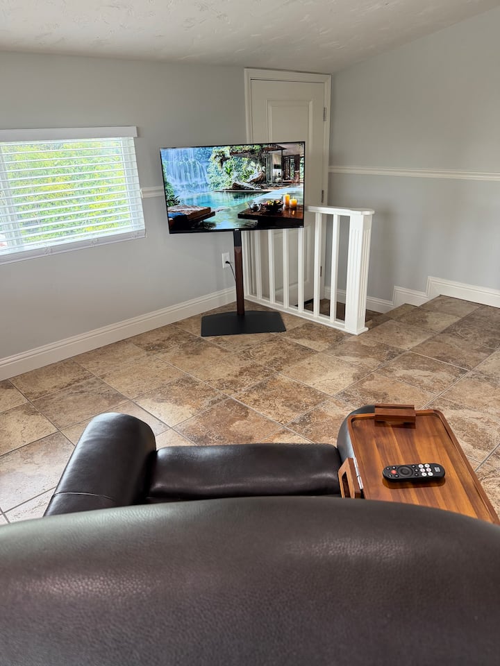 Great Little Studio Apartment. - Modesto, CA
