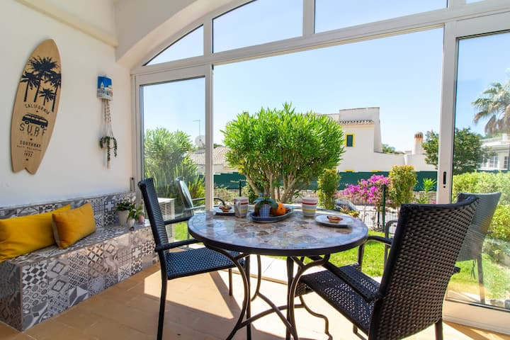 Casa Solway Algarve Escape With Garden & Terrace - Alvor