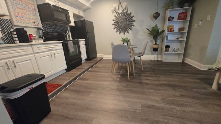 Beautiful Studio Apartment Few Blocks From Twu - Denton, TX