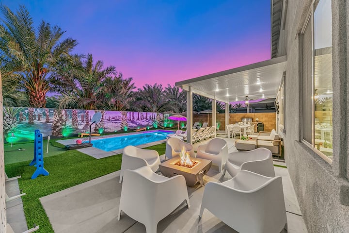 Luxury 8br Pool Firepit Game Room & Outdoor Dining - Indio, CA