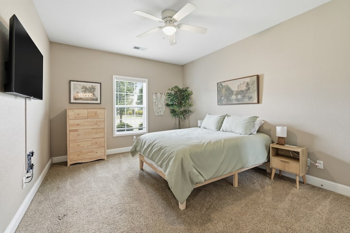 1 Bd/1 Bth, 1 Car Attached Garage, In-unit Laundry - Paducah, KY