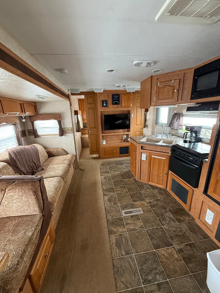 Family Friendly Camper Includes Campsite Fees - Alaska