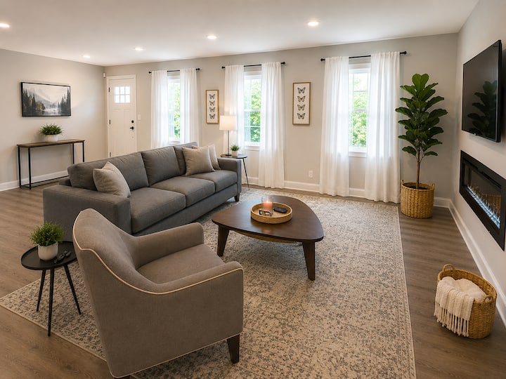 Relaxing 3br Home Near Atl | Sunroom + Ev Charger - Lithonia, GA