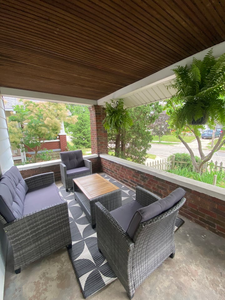 2br Near Riverside Park & Downtown Gr - Grand Rapids, MI