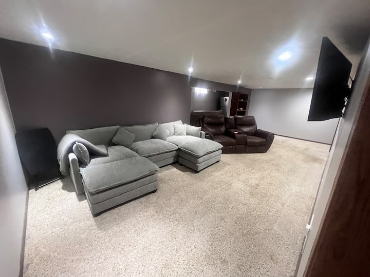 2 Oven Kitchen & Tv In Every Bedroom - Grand Island, NE