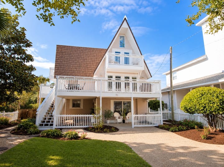 New Coastal Retreat | Private Pool | Walk To Beach - Destin, FL