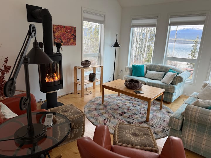 Lupin Lakehouse - Yukon