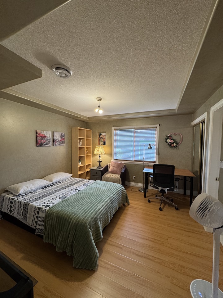 A Private Bedroom With Your Own Ensuite Bathroom - Coquitlam
