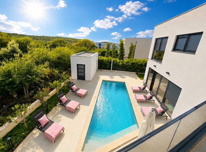 Amazing Villa In Volme - Pula